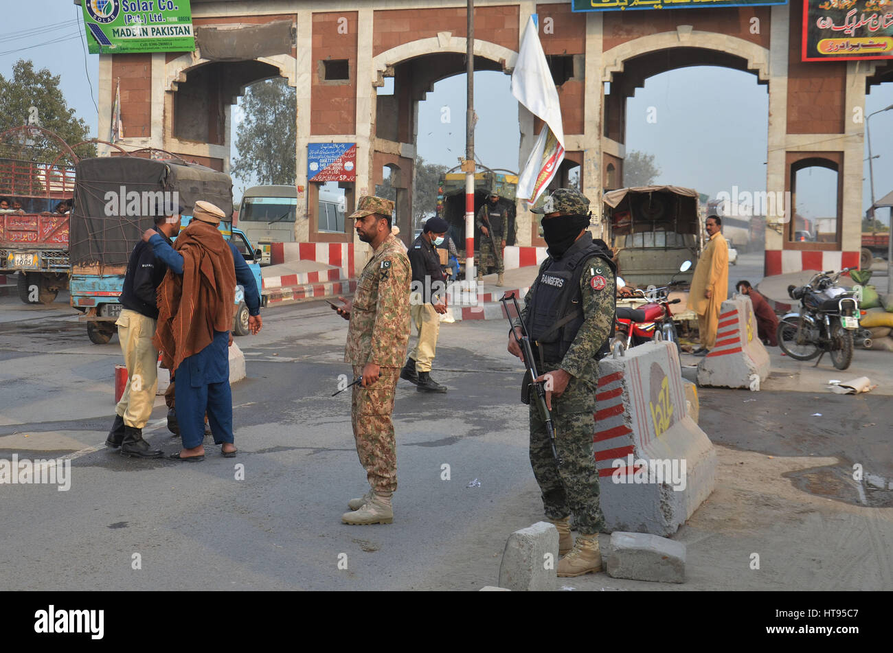 Lahore, Pakistan. 08th Mar, 2017. Pakistani Army, ranger and police ...