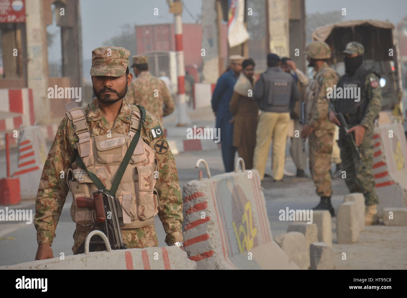 Lahore, Pakistan. 08th Mar, 2017. Pakistani Army, ranger and police ...