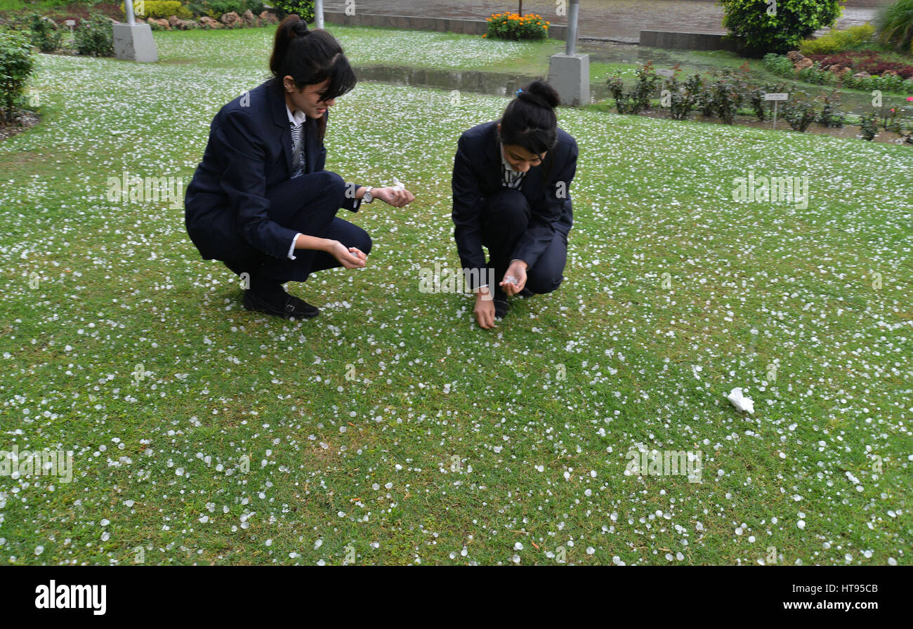 Restaurant lahore hi-res stock photography and images - Alamy