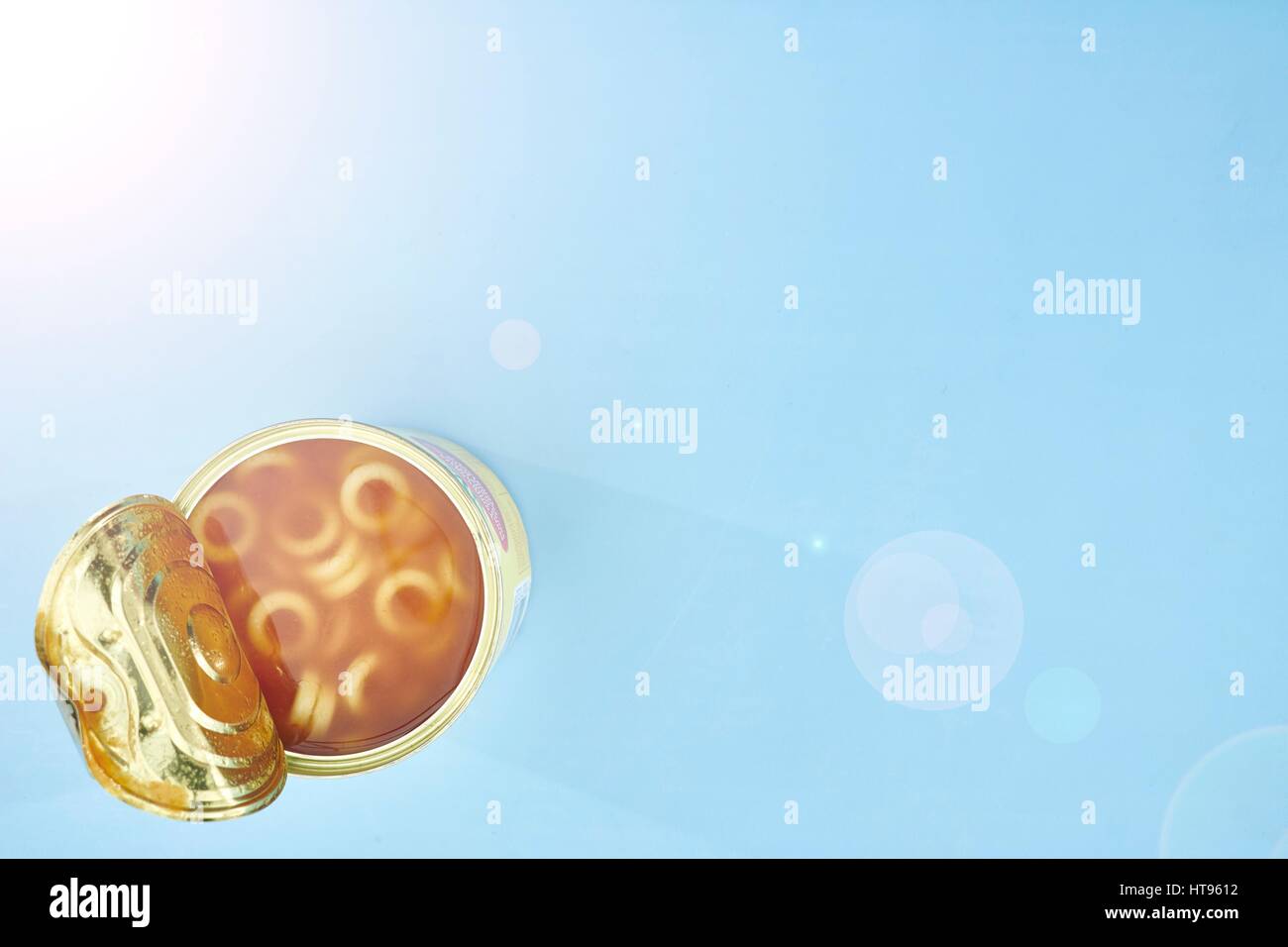 A studio photo of a metal can lid Stock Photo - Alamy