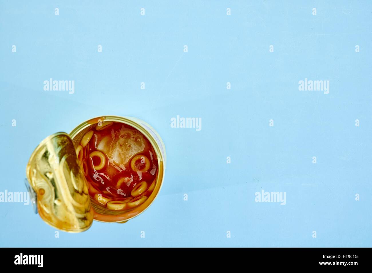 A studio photo of a metal can lid Stock Photo - Alamy