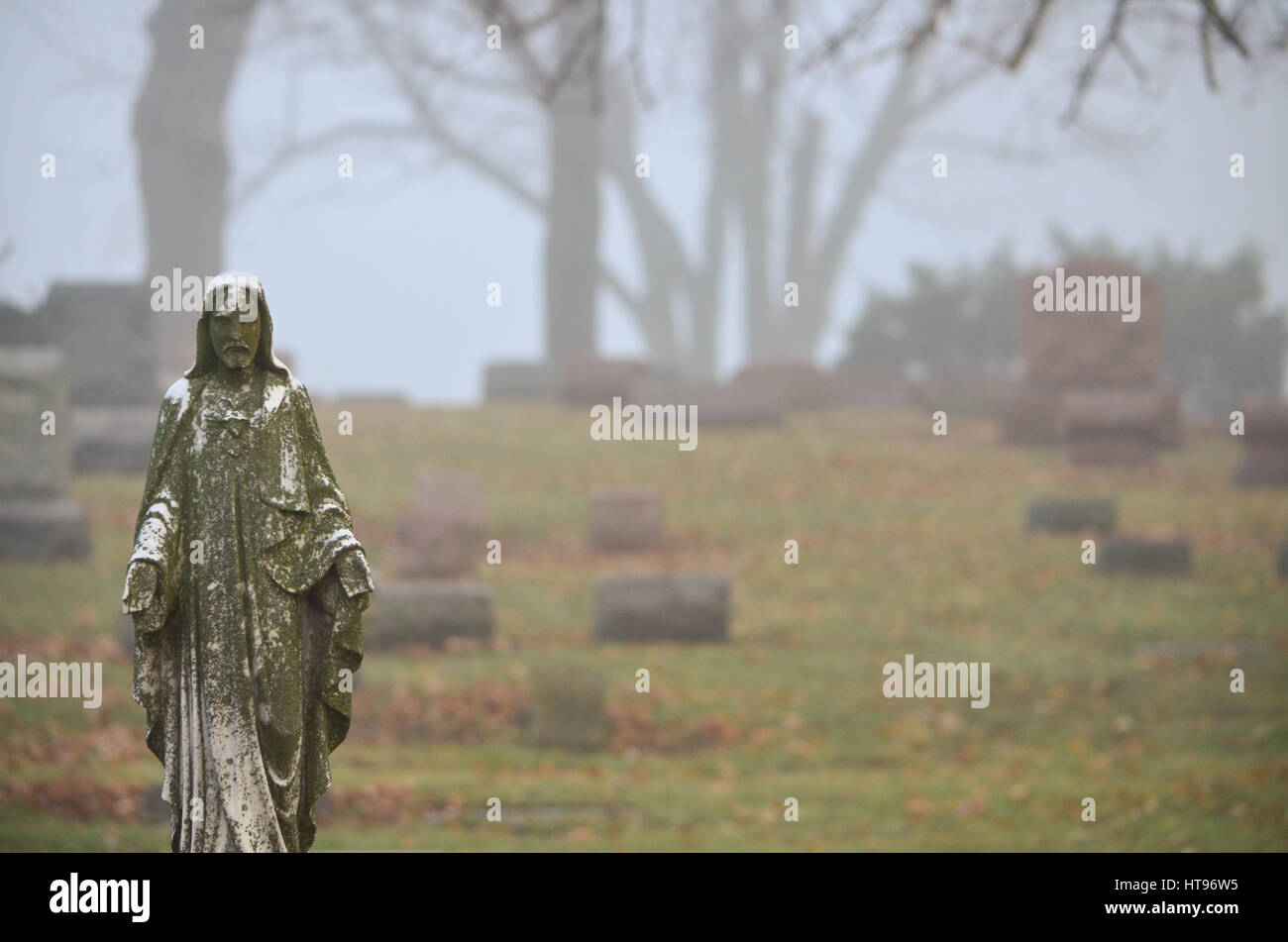 Cemetery mist hi-res stock photography and images - Alamy