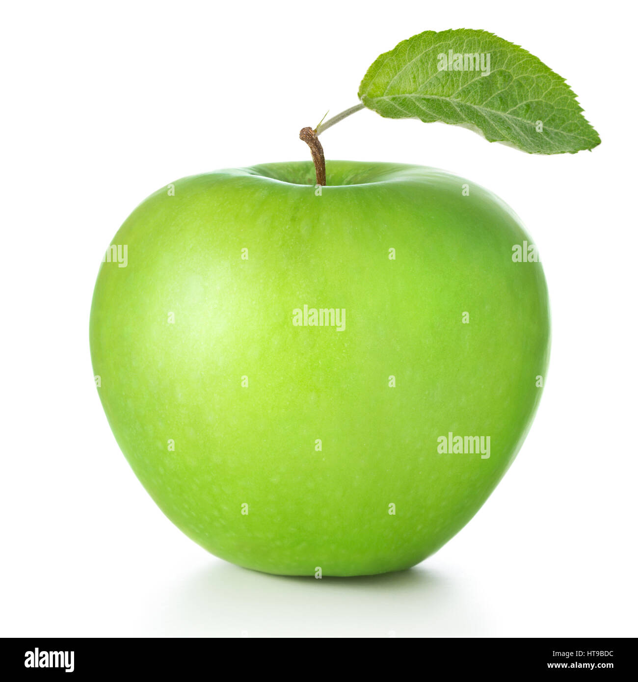 Green apple, isolated on white background Stock Photo - Alamy