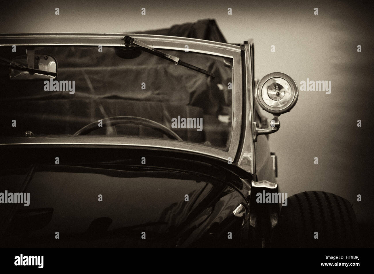 Mercedes benz 230 images hi-res stock photography and images - Alamy