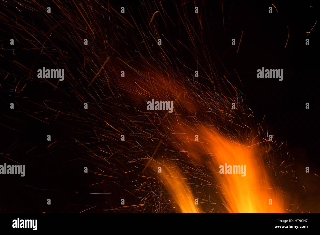 Burning char coals hi-res stock photography and images - Alamy