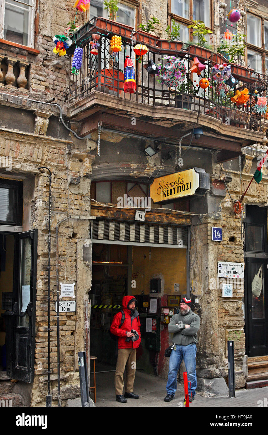 The entrance of "Szimpla Kert" one of the oldest and most famous "Ruin ...