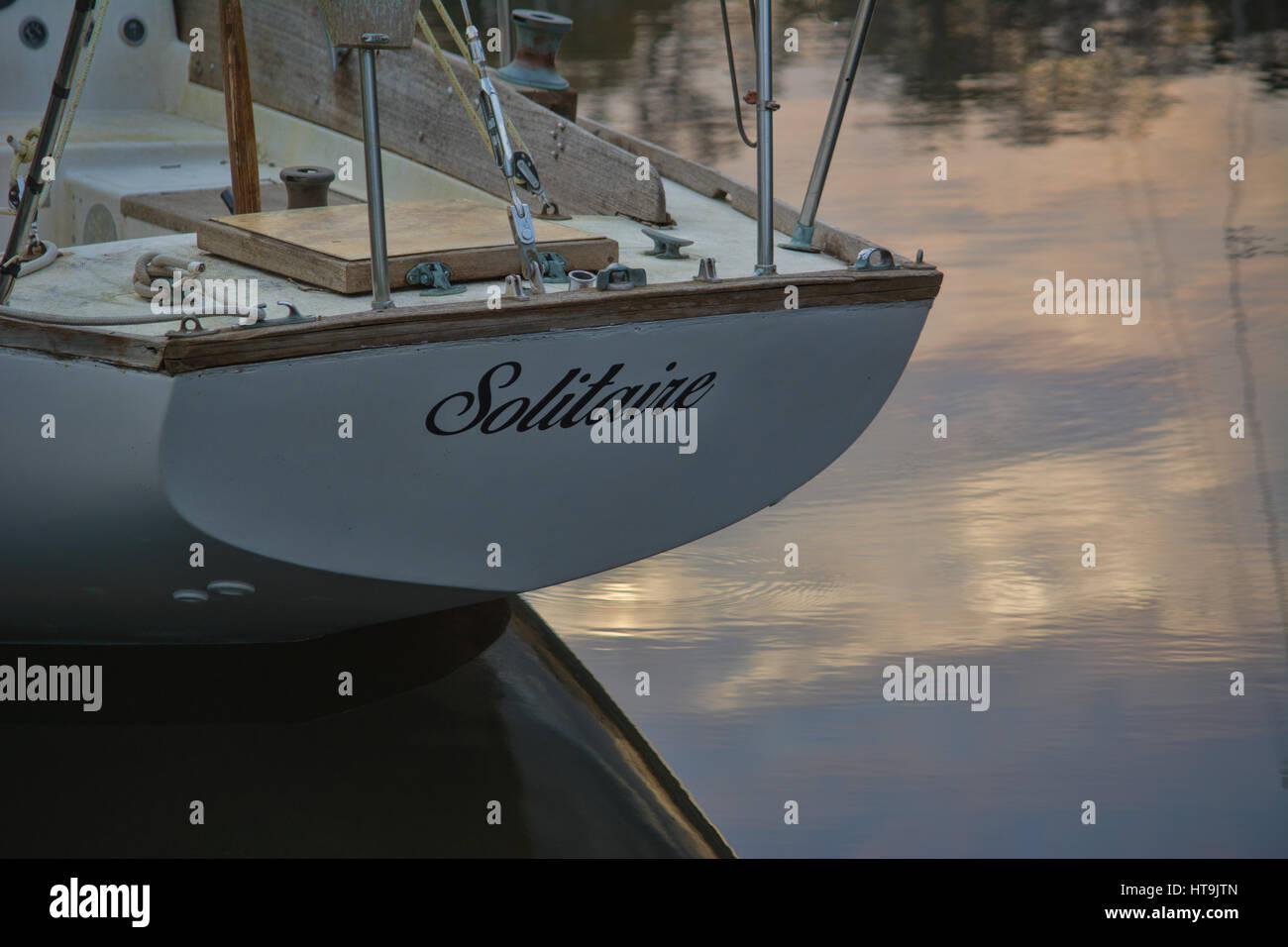 Solitude sailing hi-res stock photography and images - Alamy