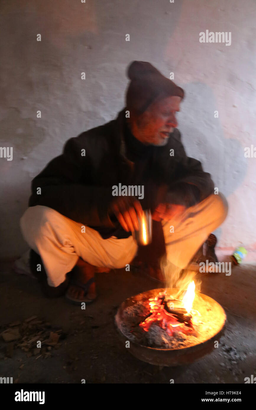 Man lit on fire hi-res stock photography and images - Alamy