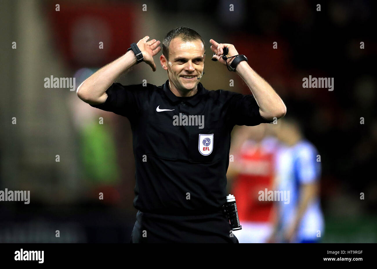 Geoff Eltringham, Match referee Stock Photo - Alamy