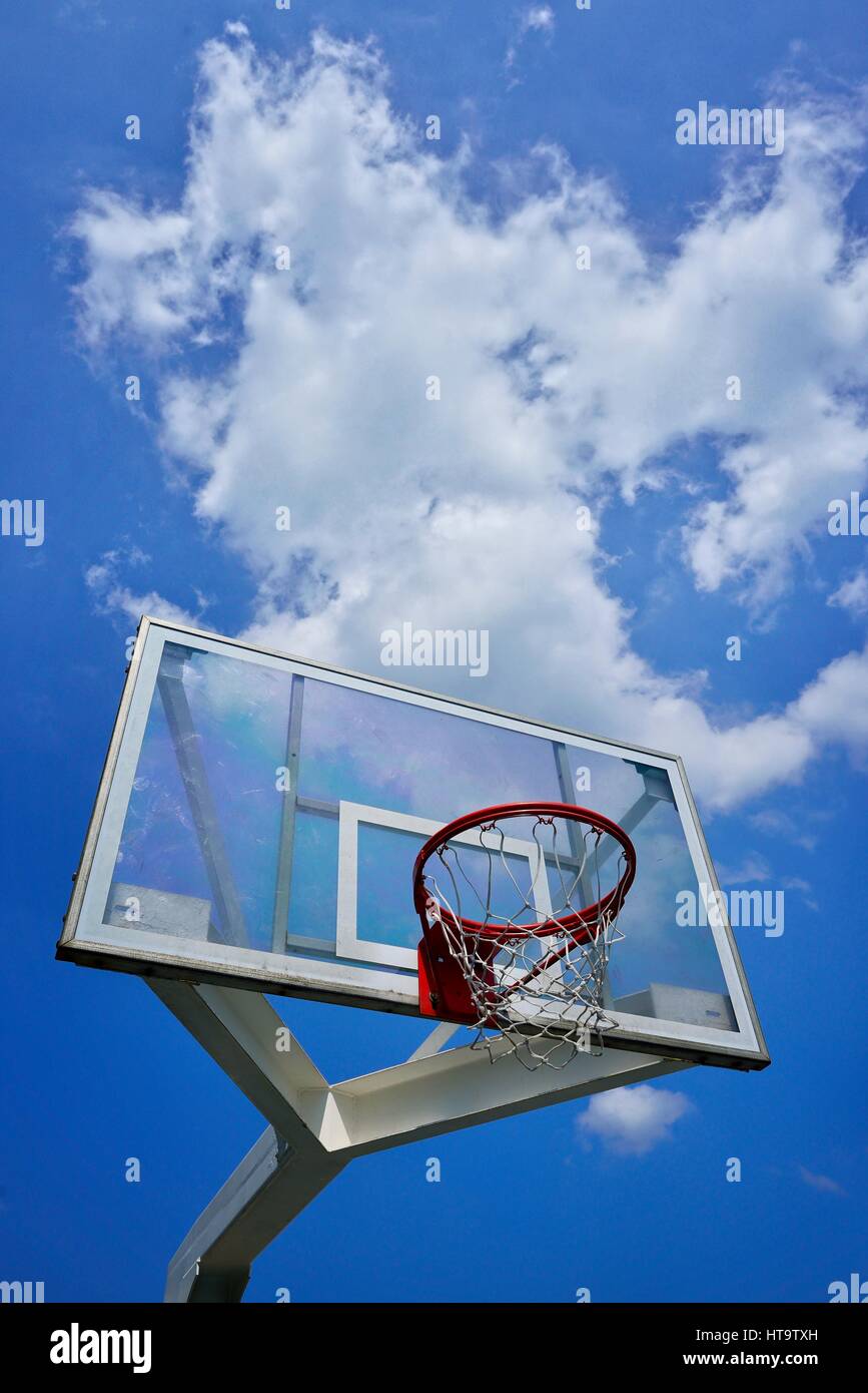 Old basketball hoop no net hi-res stock photography and images - Alamy