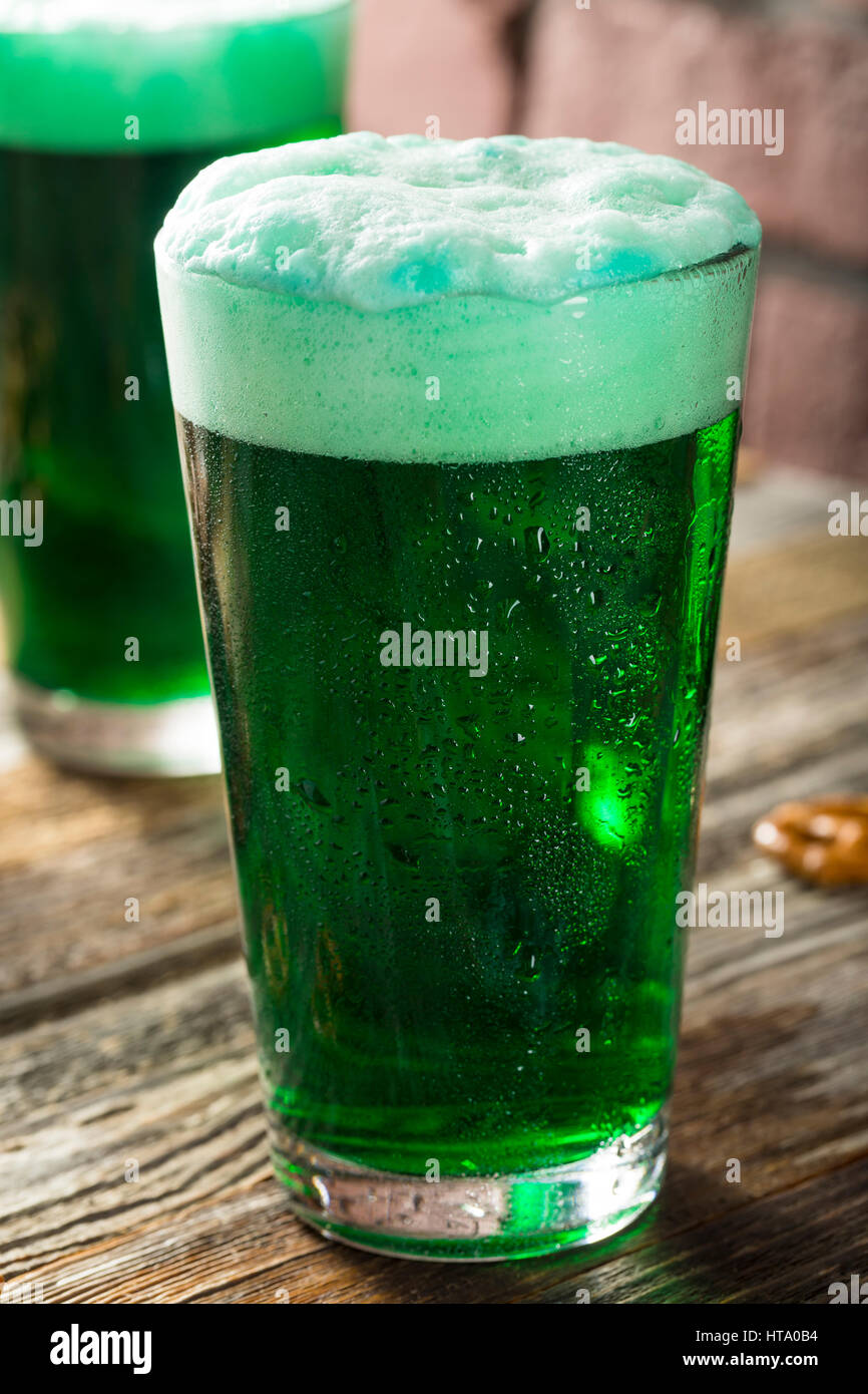 St patrick's day drink party hi-res stock photography and images - Alamy