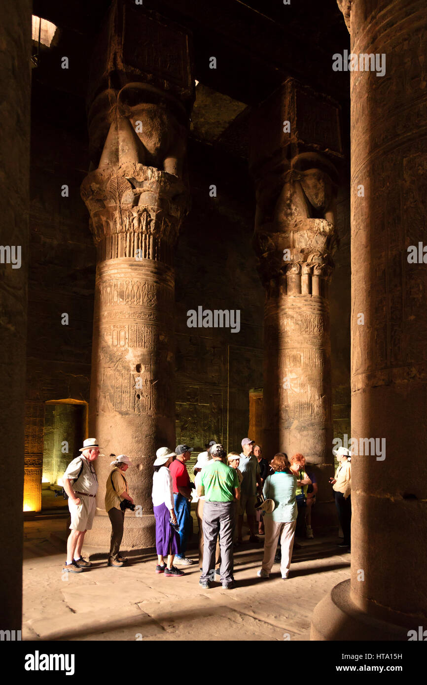 Egyptian temple interior hi-res stock photography and images - Alamy