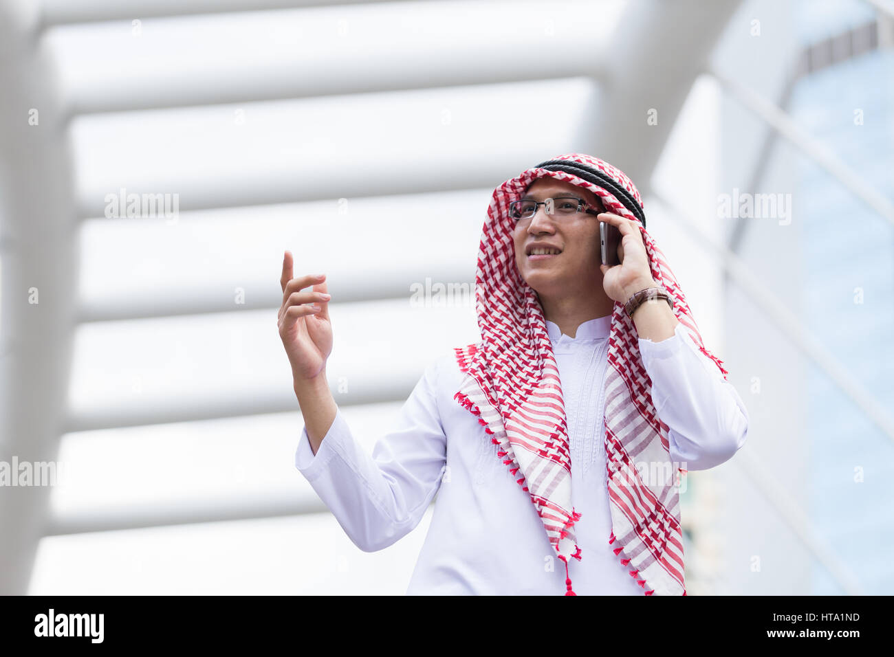 Saudi business men hi-res stock photography and images - Alamy