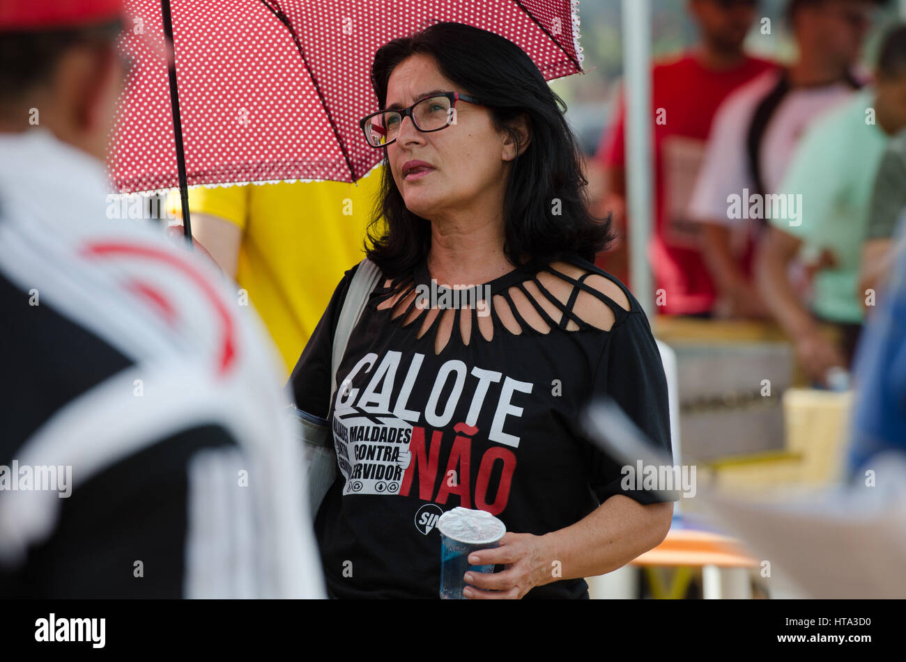 Professor protests during a meeting held opposite the National Theater ...