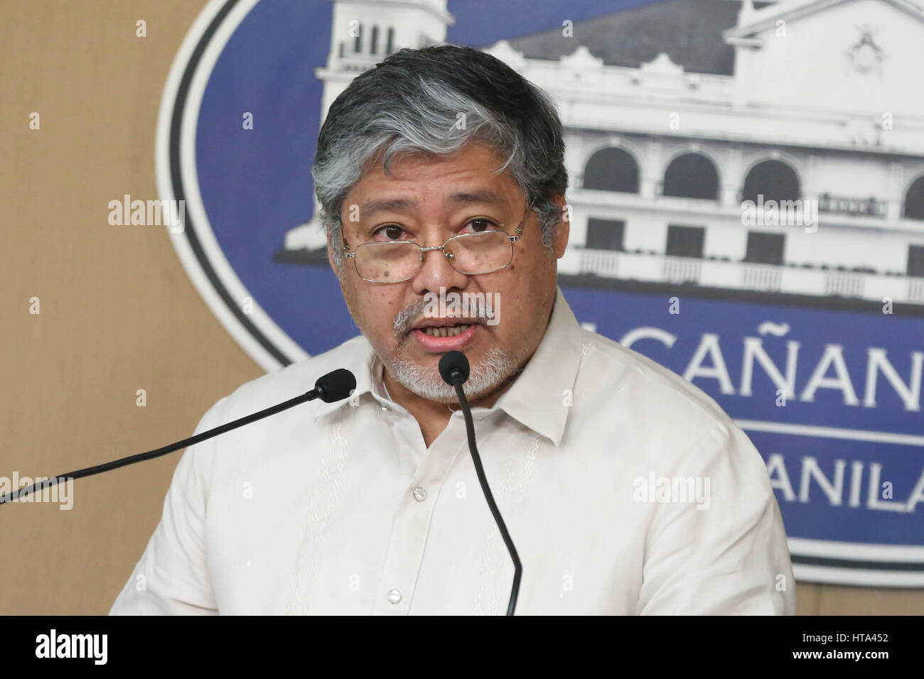 Manila, Enrique Manalo attending a press briefing in Manila. 9th Mar ...