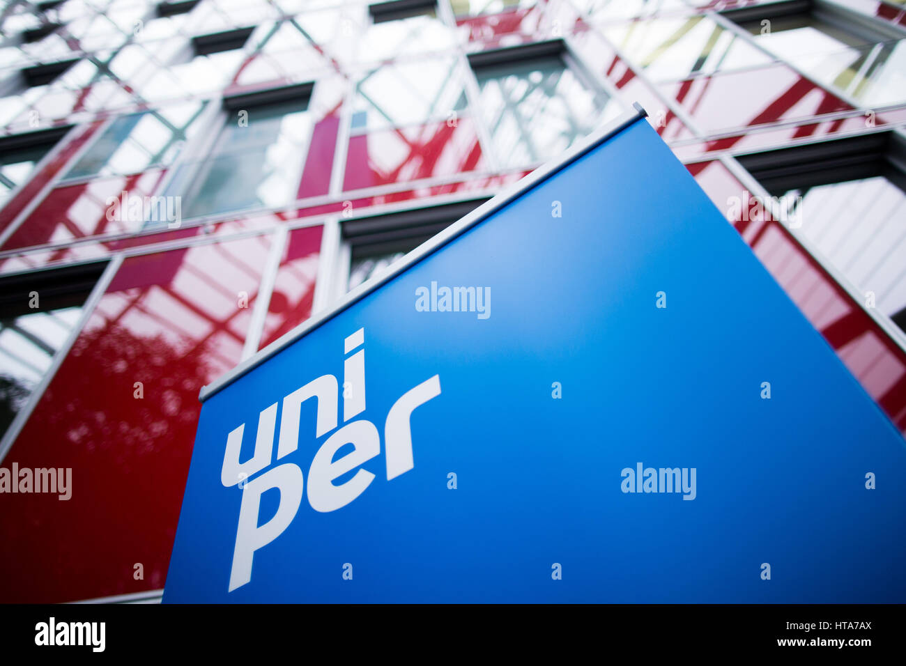 Uniper logo hi-res stock photography and images - Alamy