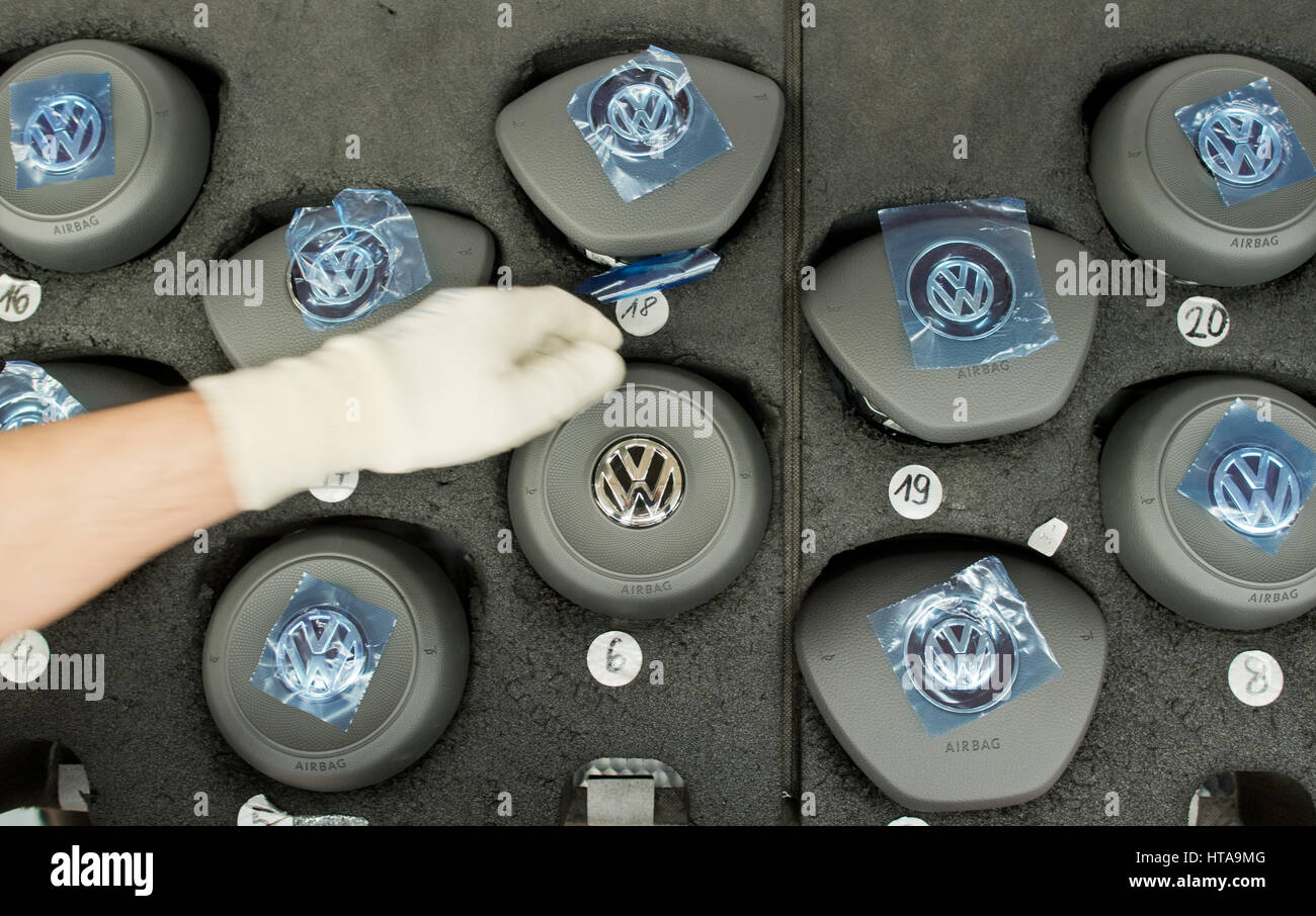 Wolfsburg, Germany. 9th Mar, 2017. View of the Volkwagen manufactory in ...