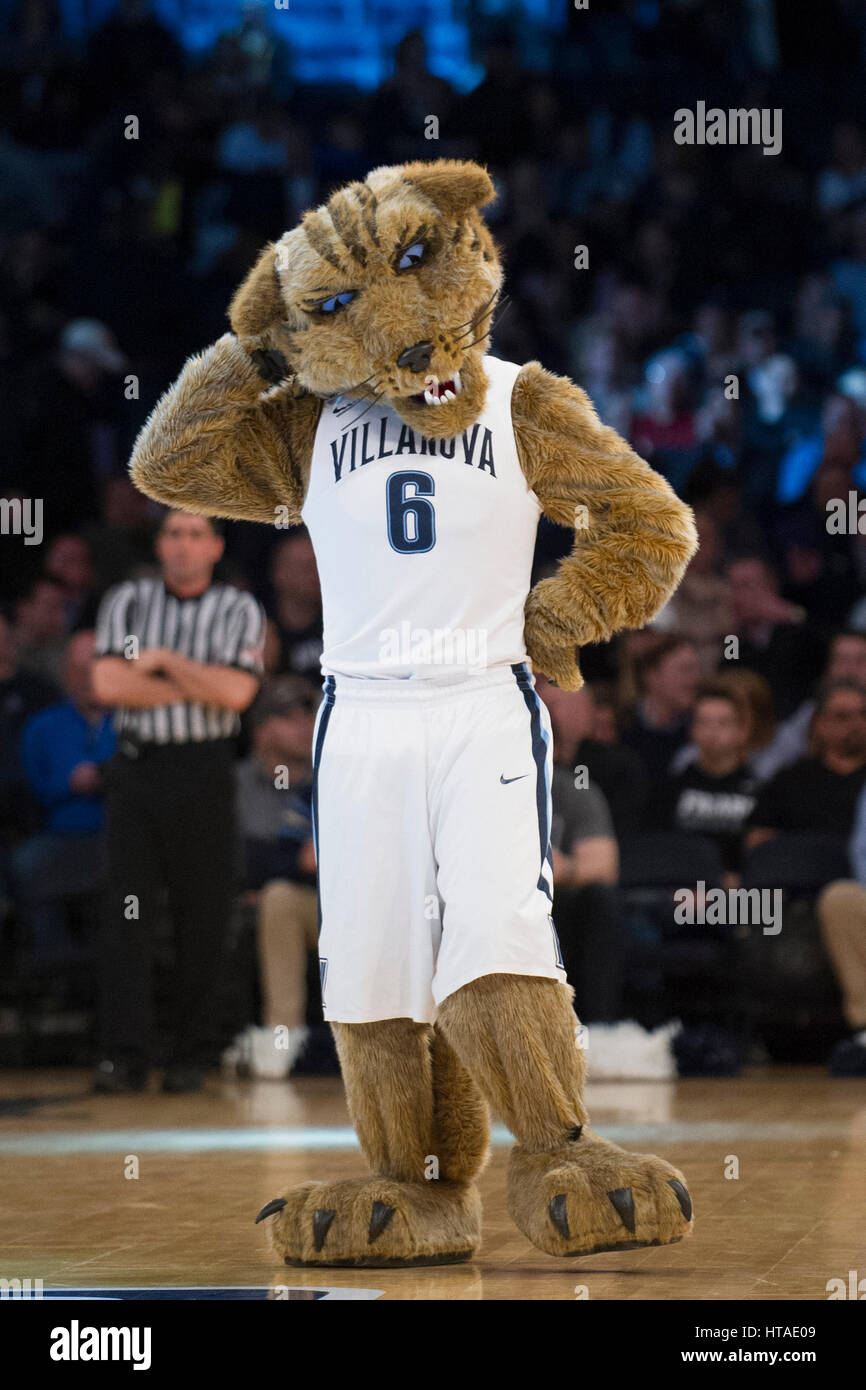 Villanova university mascot hi-res stock photography and images - Alamy