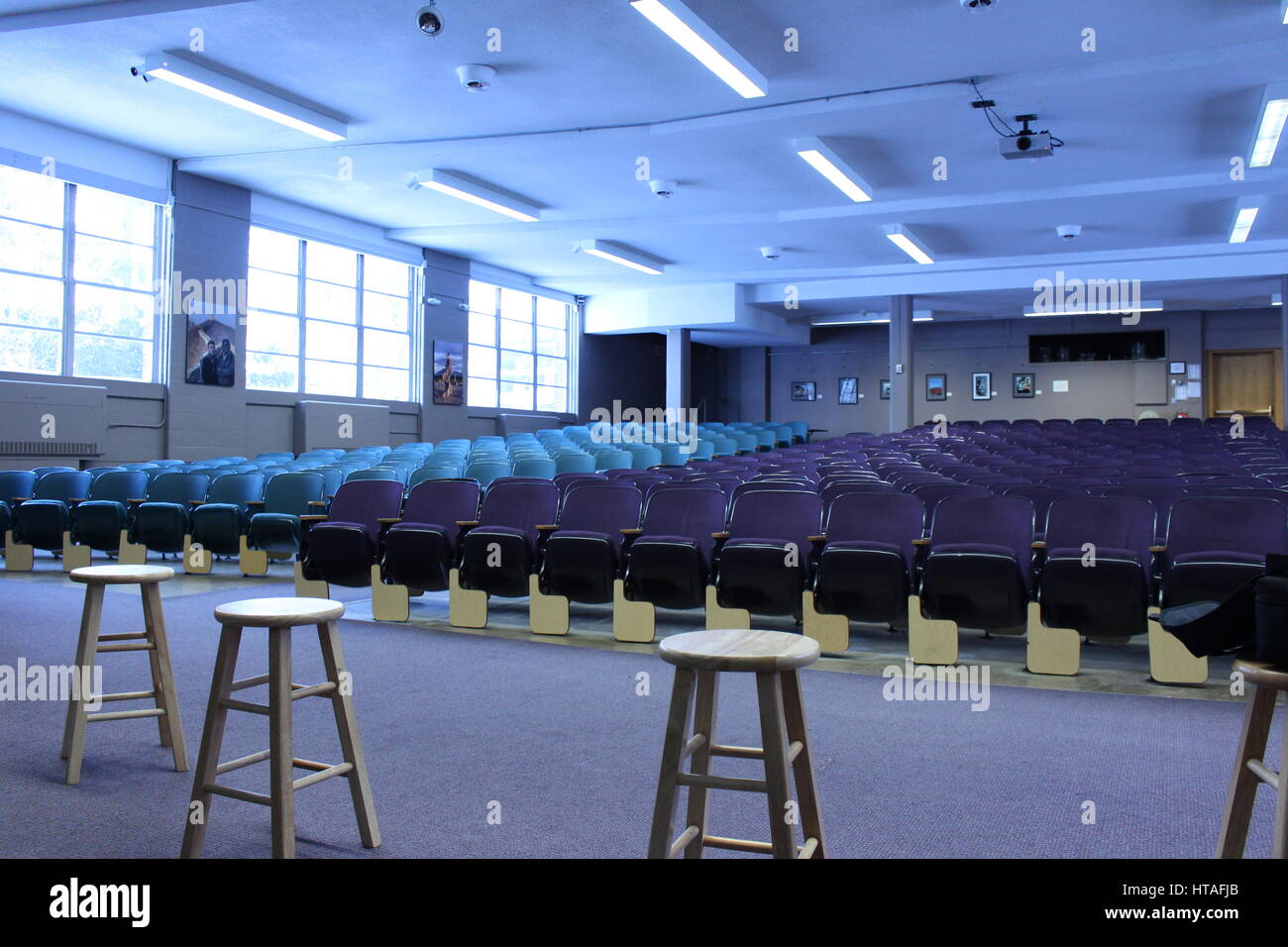 Empty lecture hall hi-res stock photography and images - Alamy
