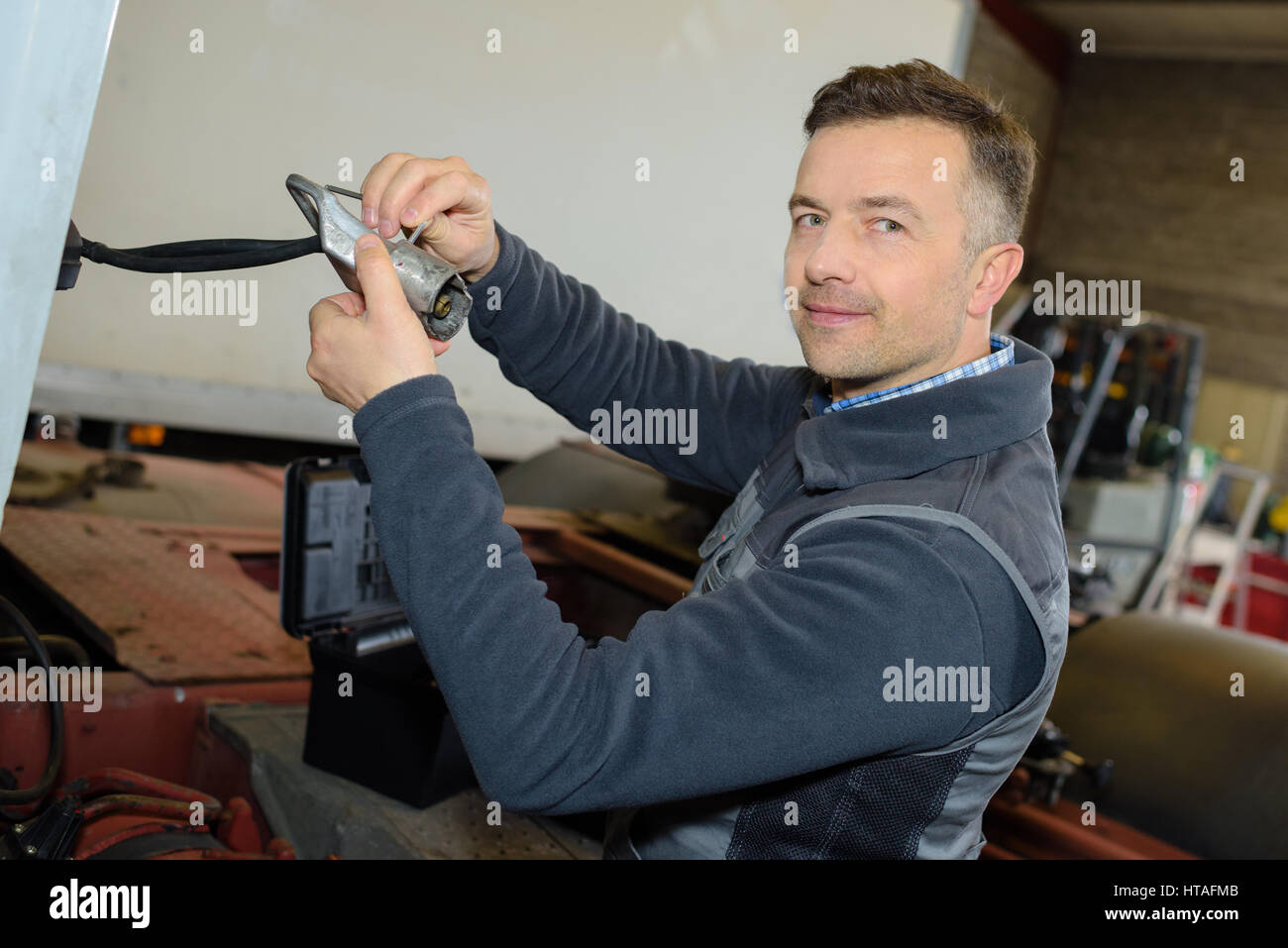 Garage mechanic mechanician hi-res stock photography and images - Alamy
