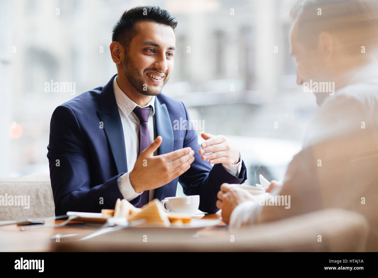 Middle eastern man suit hi-res stock photography and images - Alamy