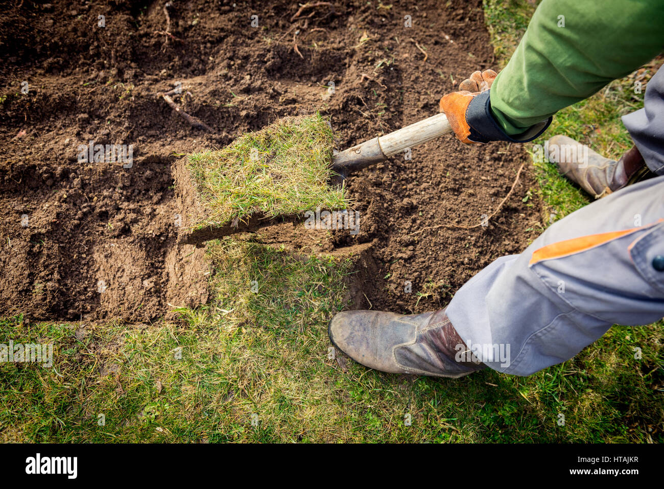 Using spade hi-res stock photography and images - Alamy