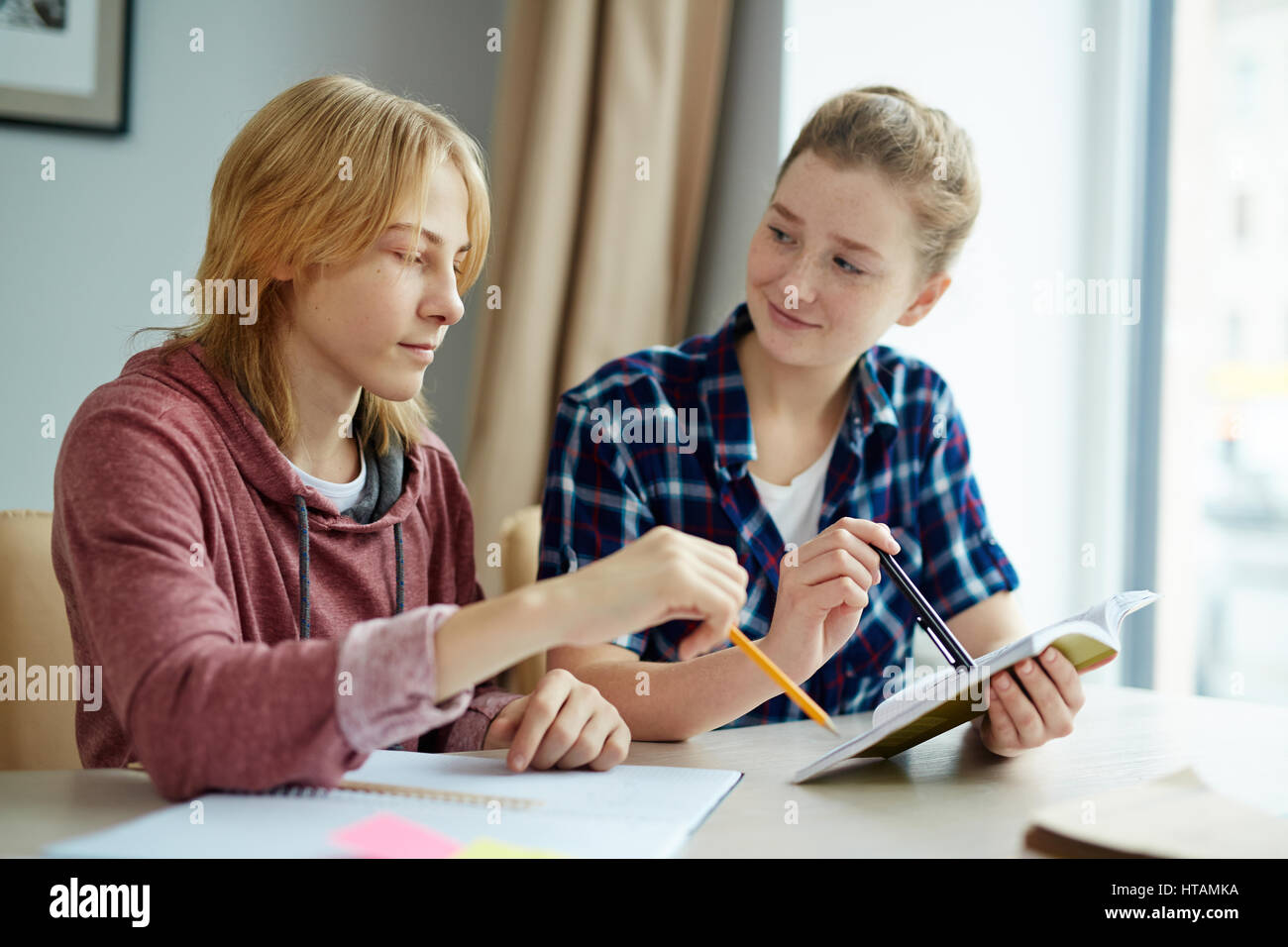 Clever girl hi-res stock photography and images - Alamy