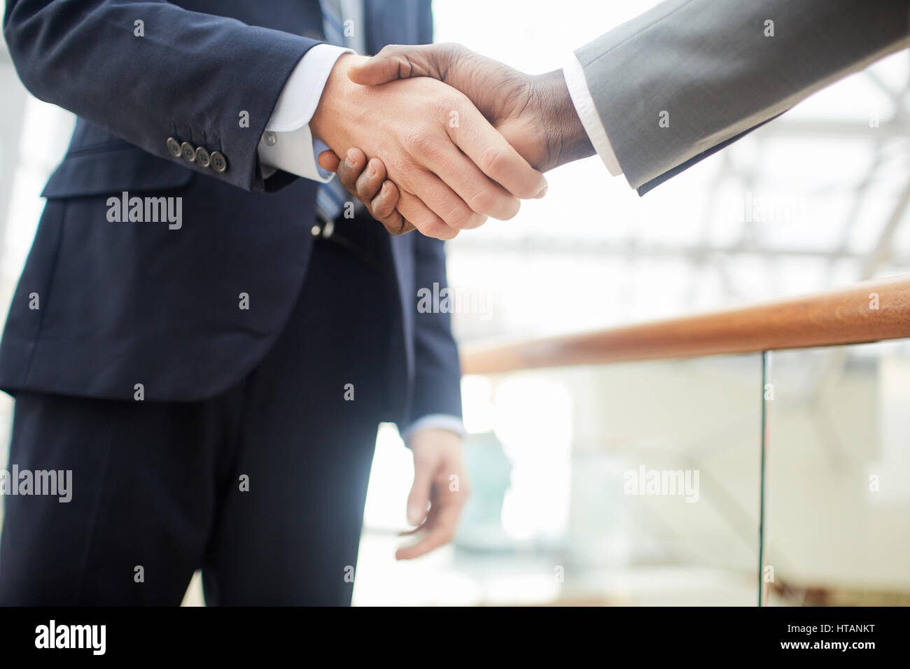 Business leaders handshake hi-res stock photography and images - Alamy