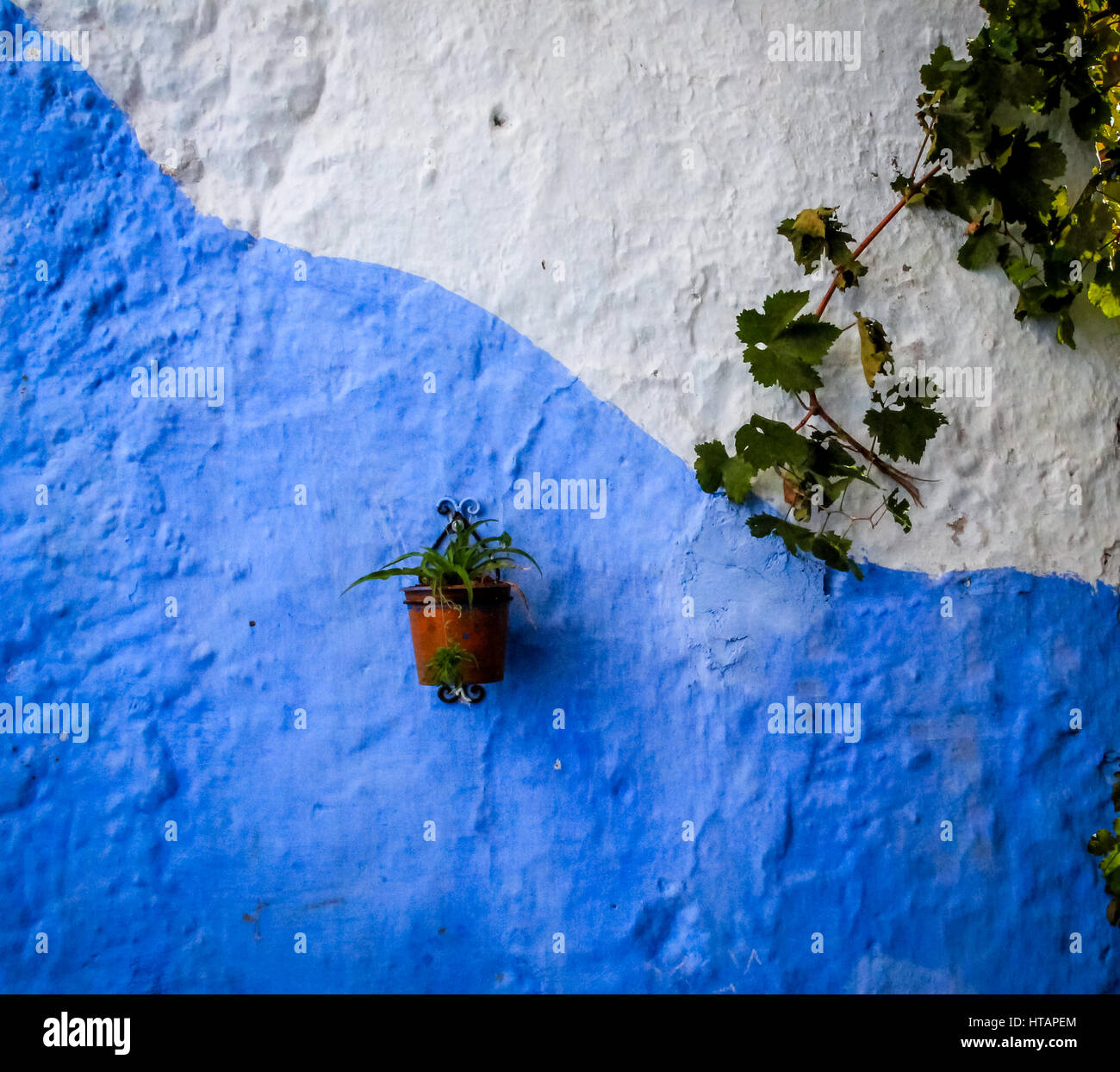 Morocco blue wall hi-res stock photography and images - Alamy