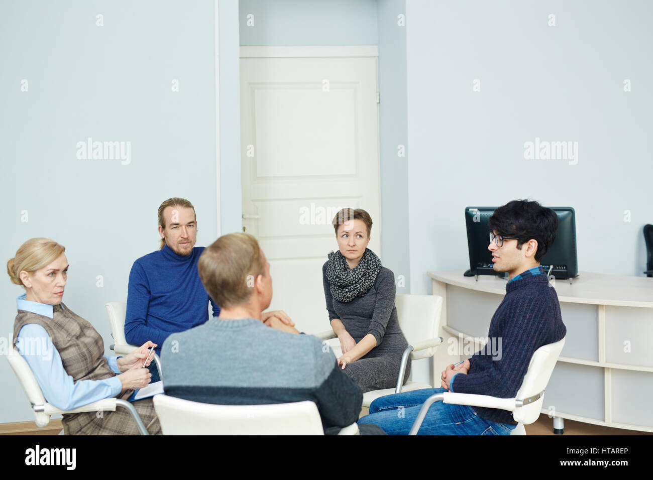 Group therapy session hi-res stock photography and images - Alamy