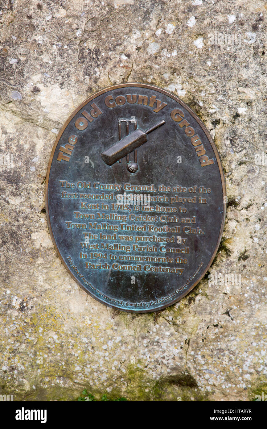 The old cricket ground, west malling hi-res stock photography and ...