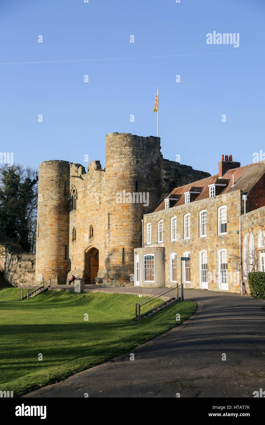 Tonbridge castle hi-res stock photography and images - Alamy