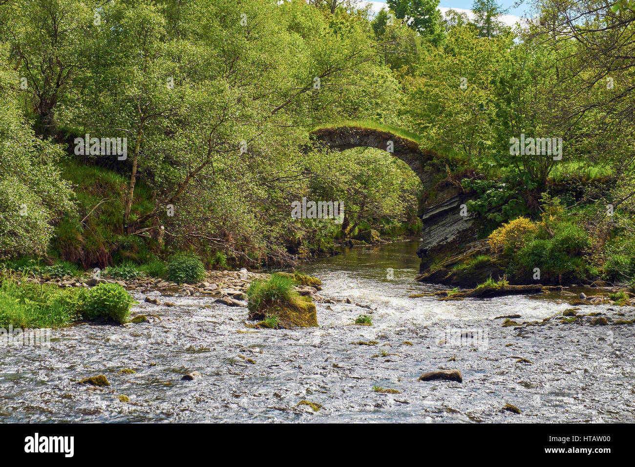 Riverside crosses scottish bridges hi-res stock photography and images ...
