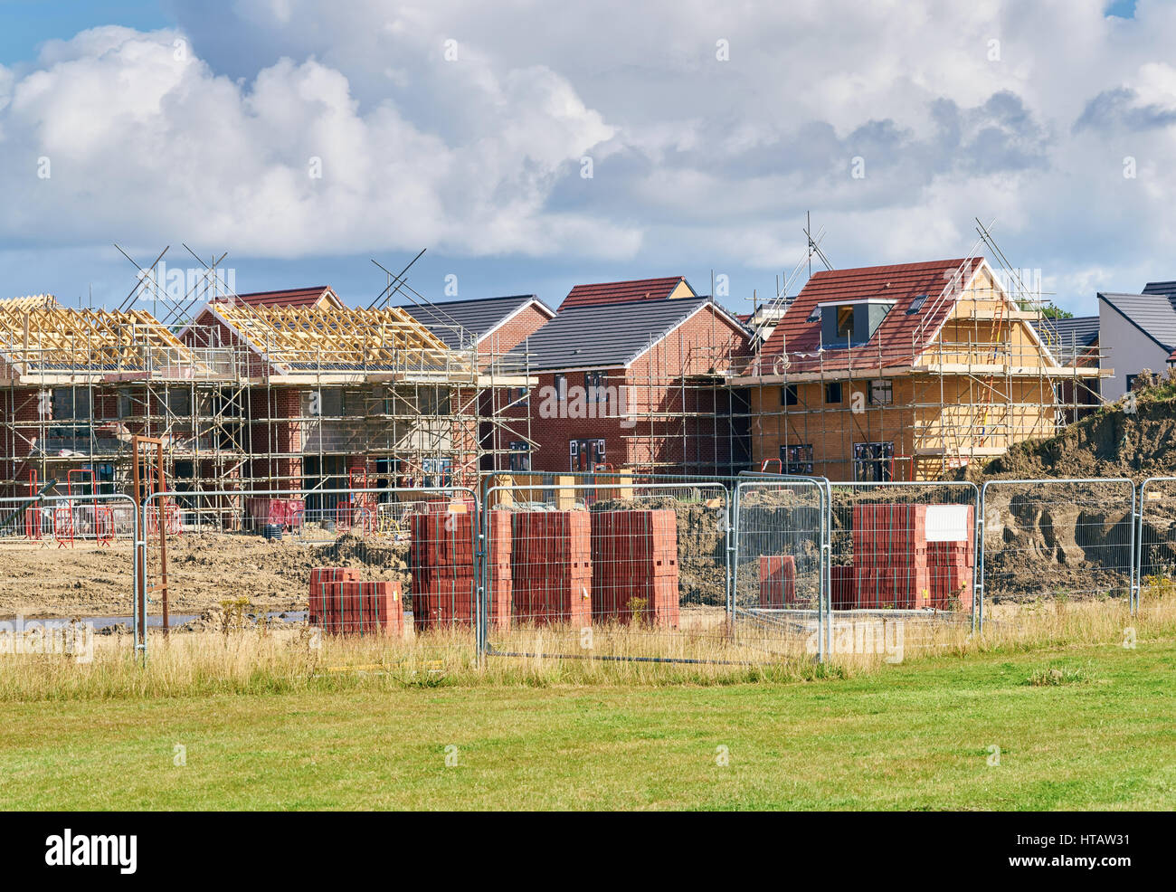 Newly built homes hi-res stock photography and images - Alamy