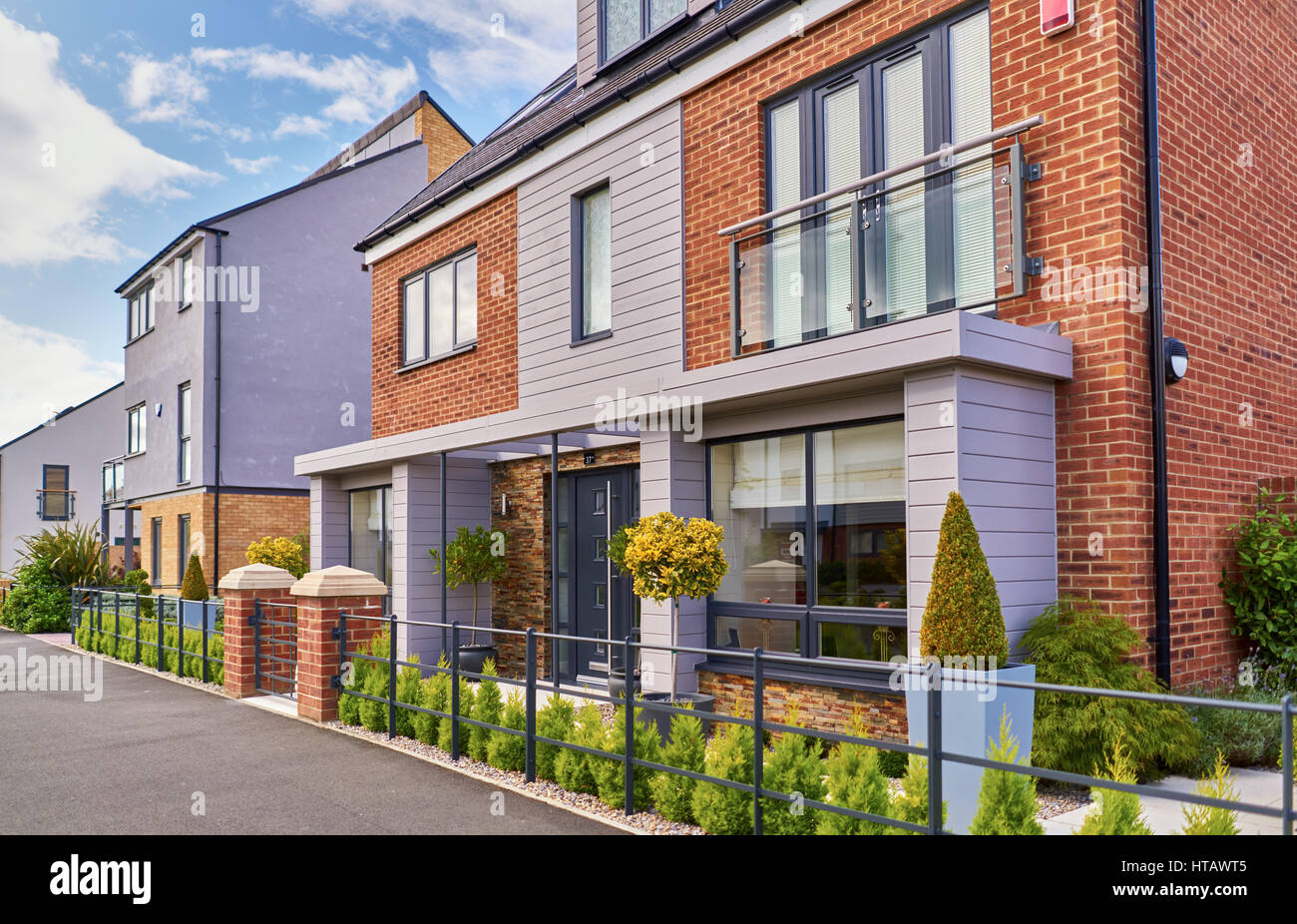 Modern Housing England Street Community Stock Photos & Modern Housing ...