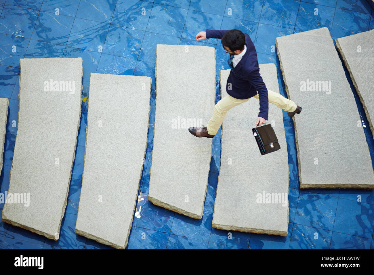 Hurrying into office building hi-res stock photography and images - Alamy