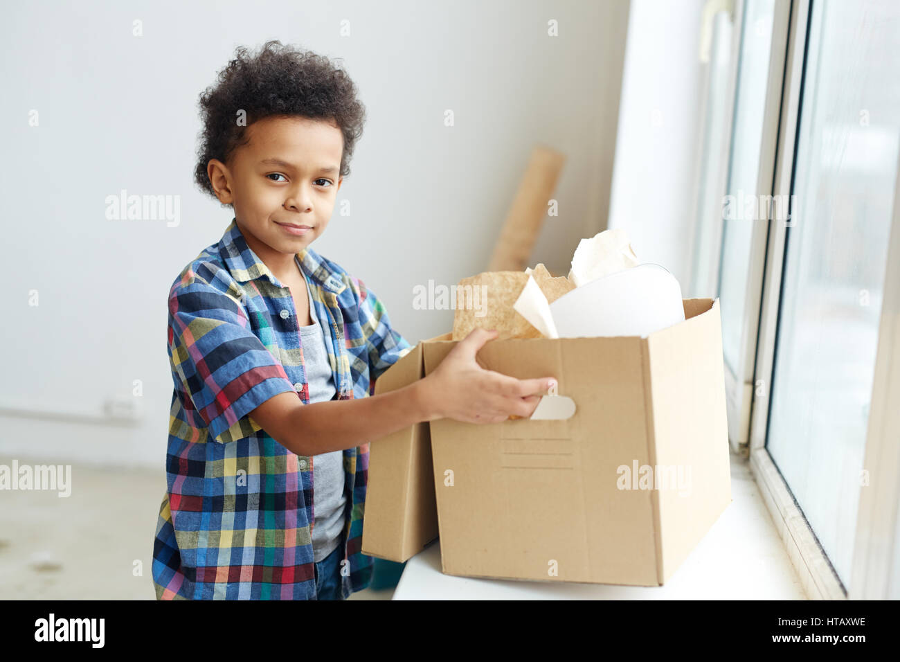 Open carton box hi-res stock photography and images - Alamy
