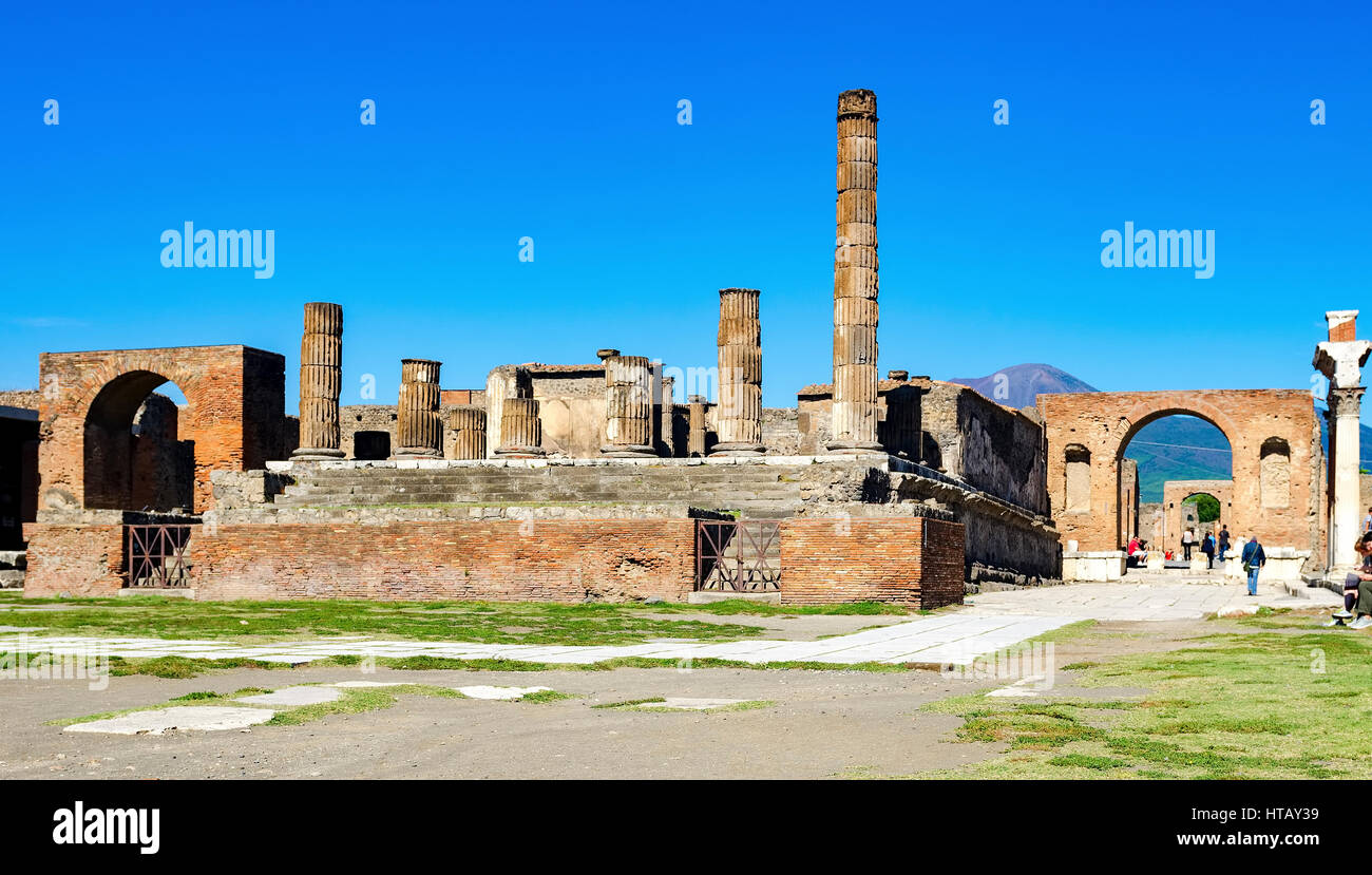 Destroyed ancient temple hi-res stock photography and images - Alamy