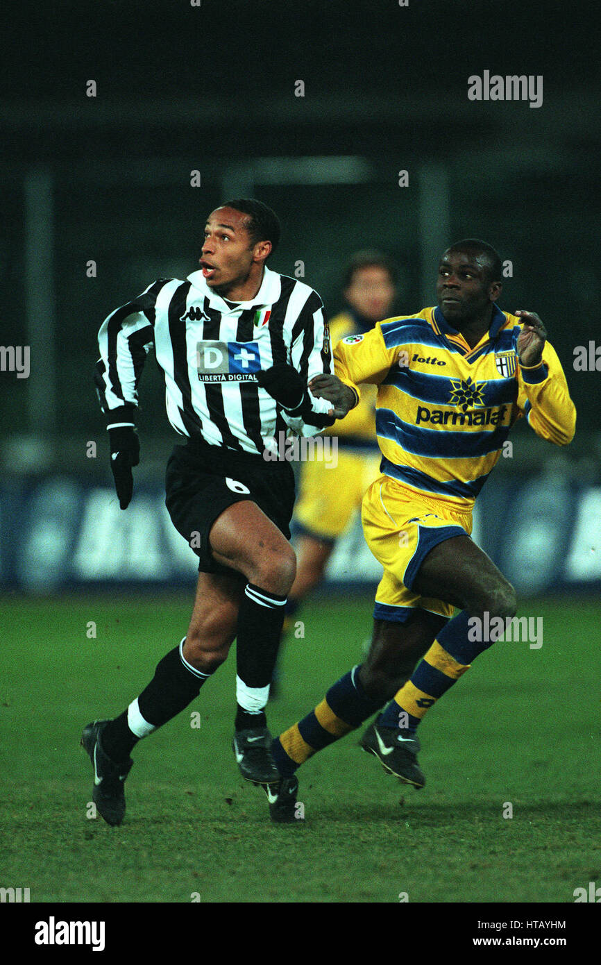 Thierry henry 1999 hi-res stock photography and images - Alamy