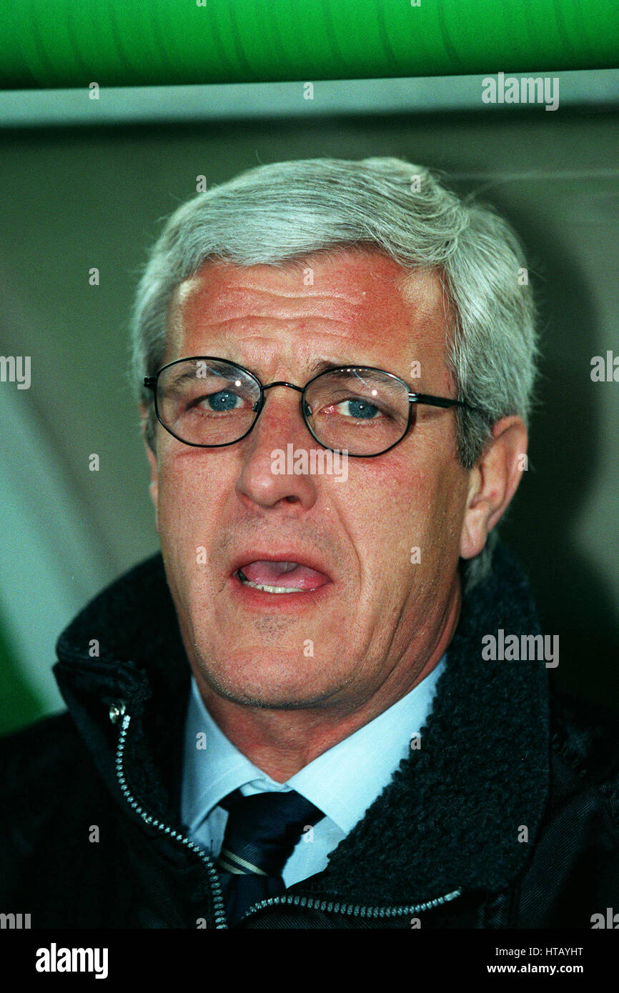 MARCELLO LIPPI JUVENTUS FC COACH 07 February 1999 Stock Photo - Alamy