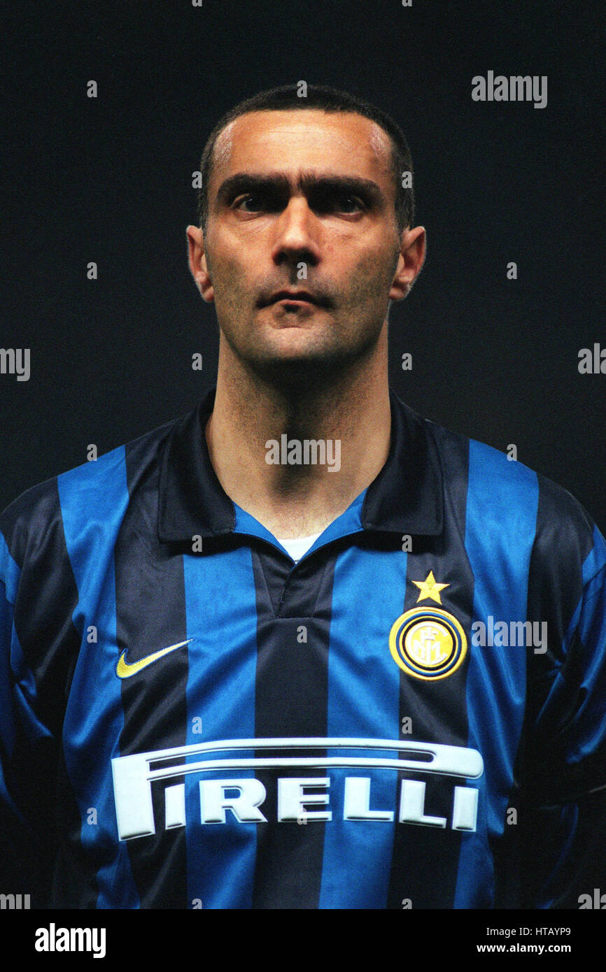 GIUSEPPE BERGOMI INTER MILAN 03 March 1999 Stock Photo - Alamy GIUSEPPE BERGOMI INTER MILAN 03 March 1999 Stock Photo - Alamy