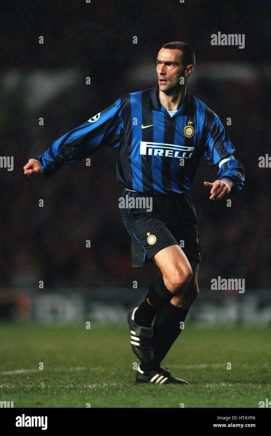GIUSEPPE BERGOMI INTER MILAN 03 March 1999 Stock Photo - Alamy GIUSEPPE BERGOMI INTER MILAN 03 March 1999 Stock Photo - Alamy