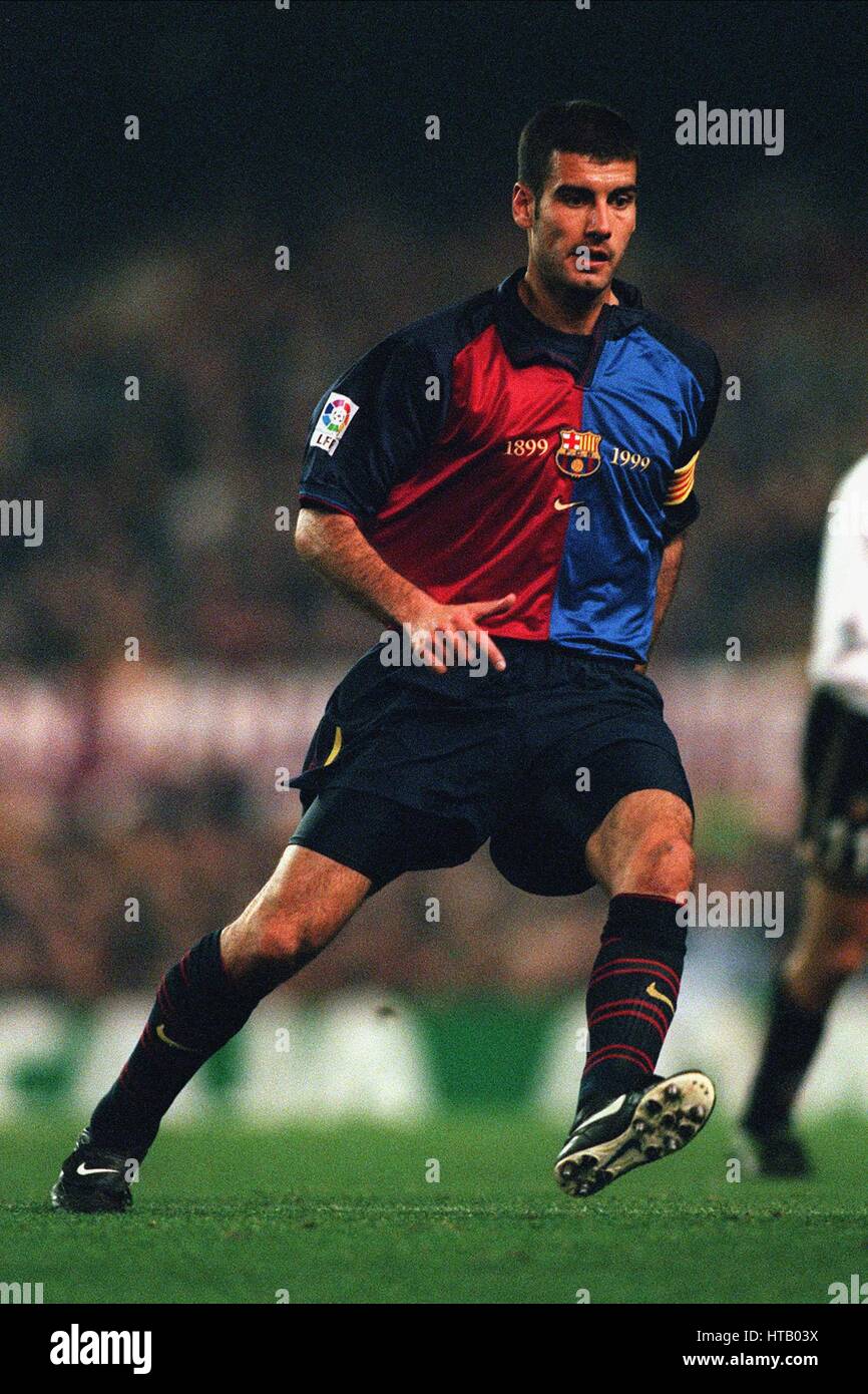Pep guardiola barcelona 1999 hi-res stock photography and images - Alamy