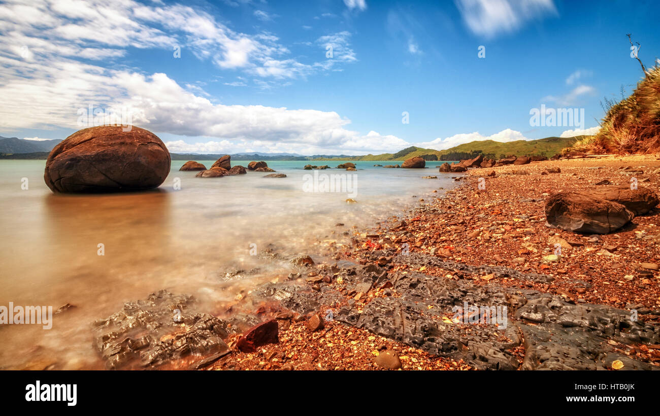 Koutu Boulders beach, Northland. New Zealand Stock Photo - Alamy