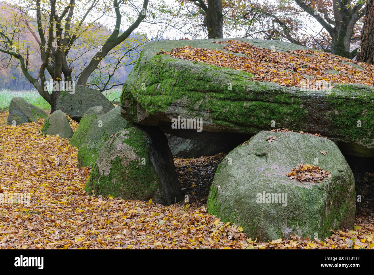 Big stone grave hi-res stock photography and images - Alamy