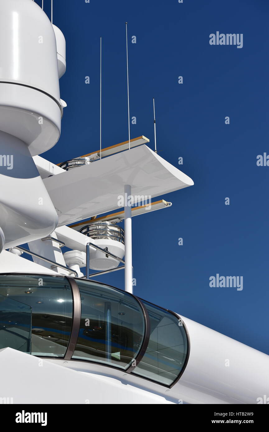 Yacht radar hi-res stock photography and images - Alamy
