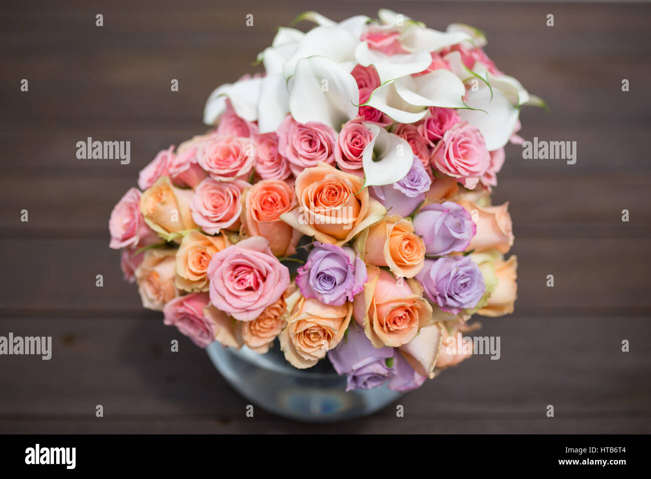 Two bouquets of flowers one beside the other Stock Photo - Alamy