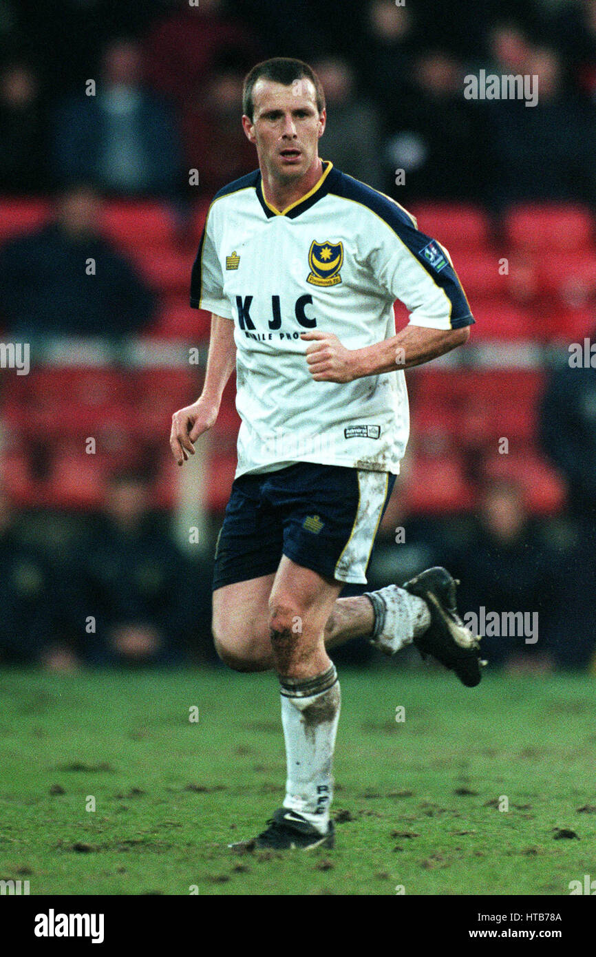 STEVE CLARIDGE PORTSMOUTH FC 03 January 1999 Stock Photo - Alamy