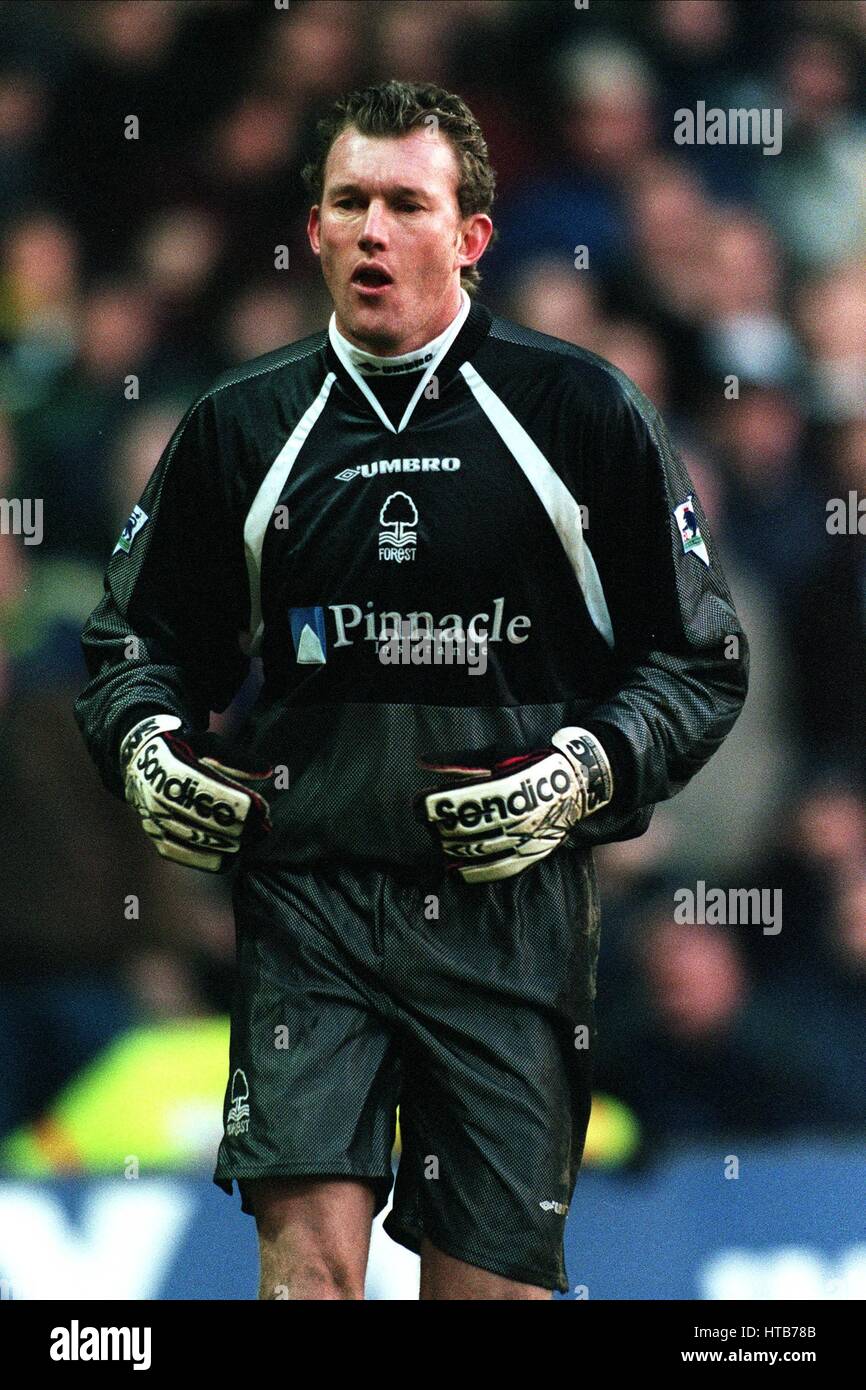 DAVE BEASANT NOTTINGHAM FOREST FC 03 January 1999 Stock Photo - Alamy