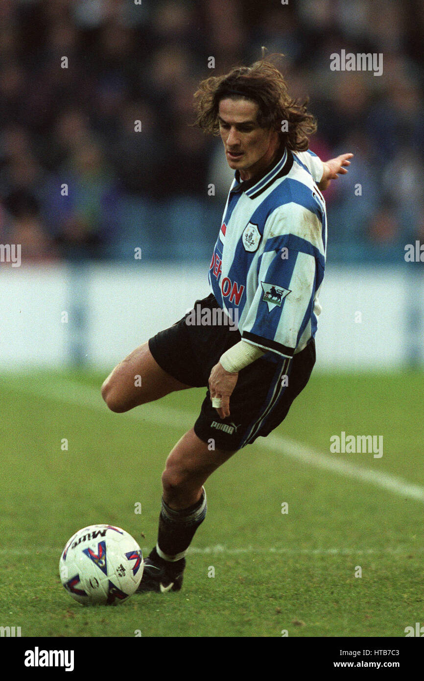 BENITO CARBONE SHEFFIELD WEDNESDAY FC 04 January 1999 Stock Photo - Alamy
